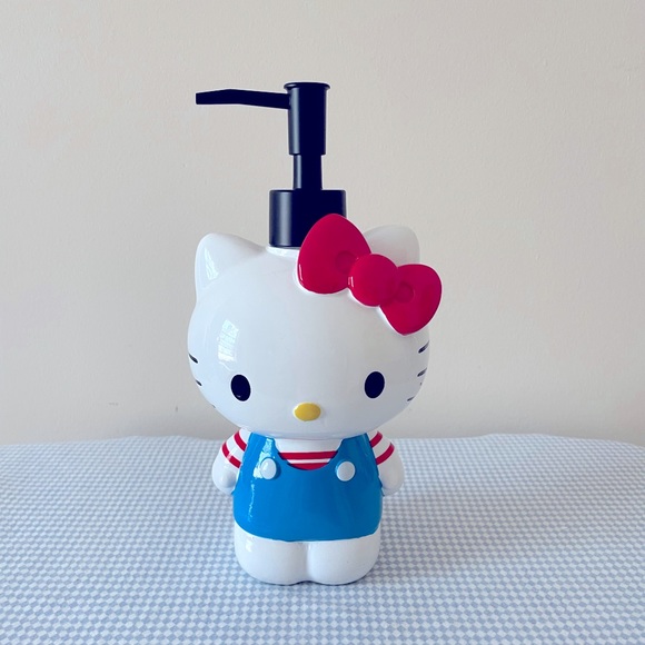 Hello Kitty | Other | New Sanrio Hello Kitty Soaplotion Dispenser ...